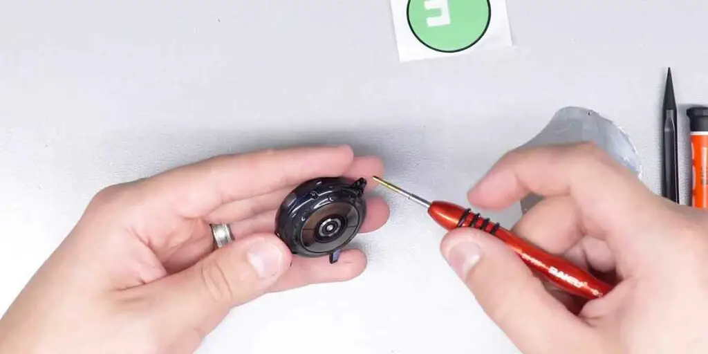 How to Replace Galaxy Watch Active 2 Screen (Guide)